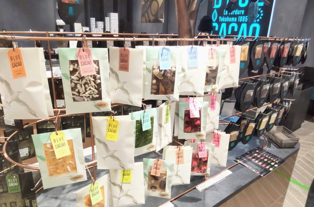 ブルーカカオの人気商品の評判や日持ちを調査！聞いて調べて食べたレビュー | Rinbeese Blog.
